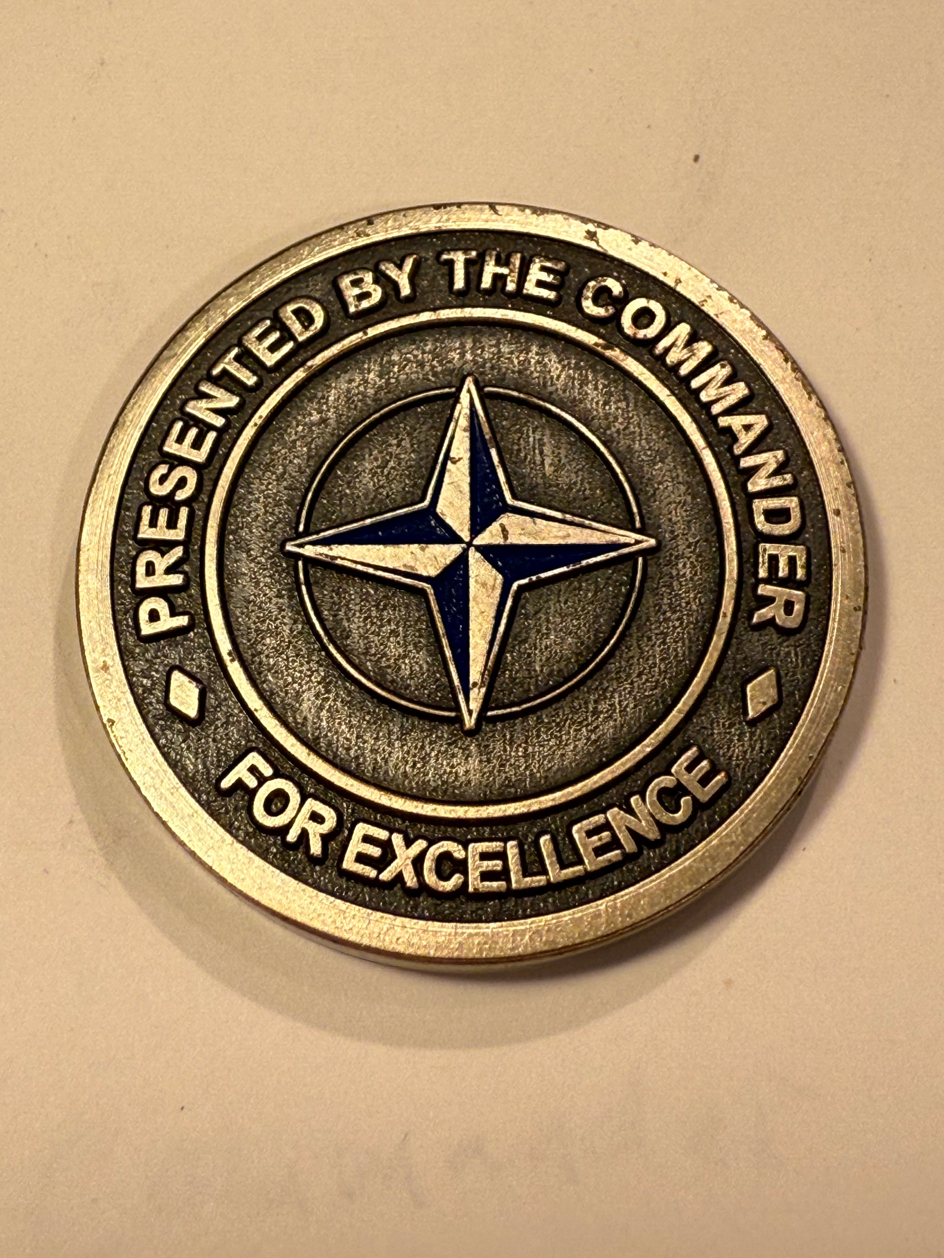 Commanders Coin. Commander of NATO HEADQUARTERS MULTINATIONAL CORPS NO ...